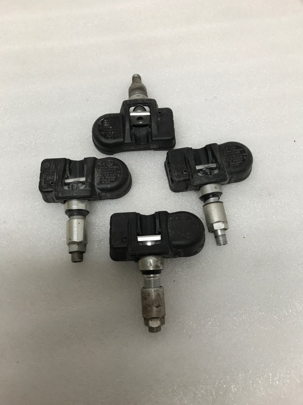 Set of 4 TPMS Mercedes Benz 433 Mhz A0009057200 – i1Parts